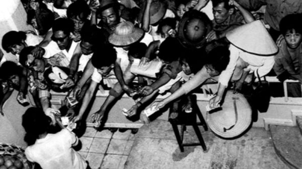 Vì sao phải đổi mới đất nước năm 1986?